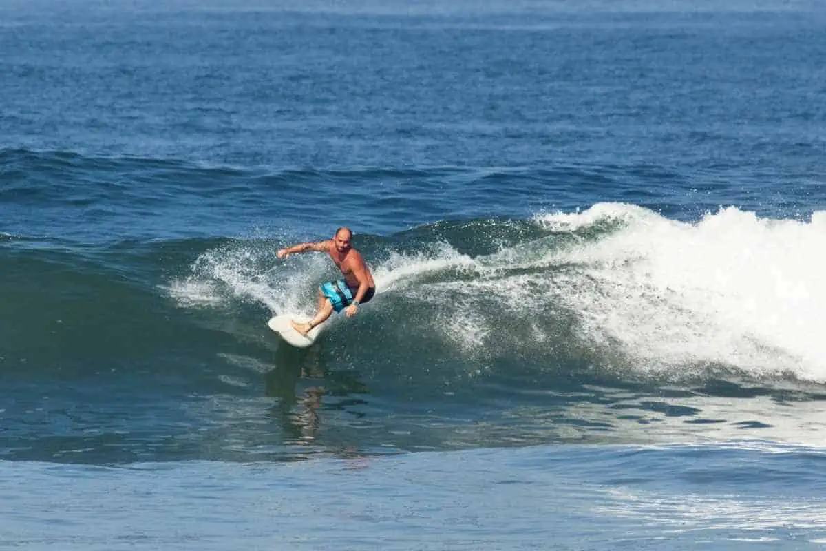 How to Do a Cutback Surfing (Tips for Mastering the Cutback)